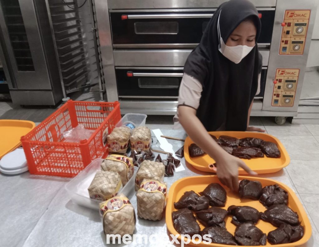 Jelang Hari Raya, Pesanan Jenang Salak Mengalami Peningkatan | memoexpos.co